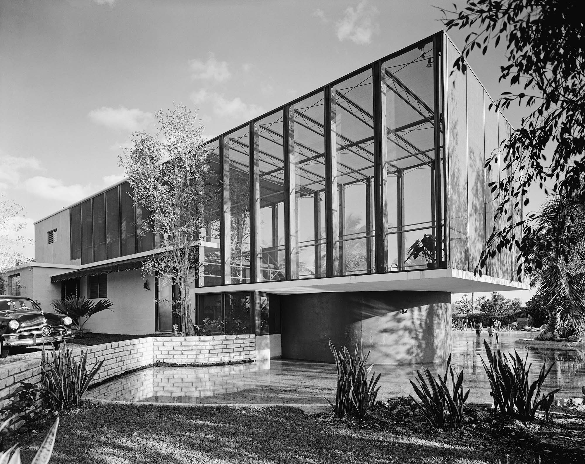 Ezra Stoller. Discover how the Bauhaus influenced design history